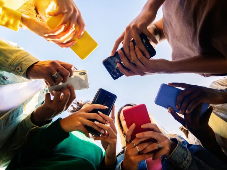 How to Stop Your Smartphone From Taking Over Your Life - Washington Parent