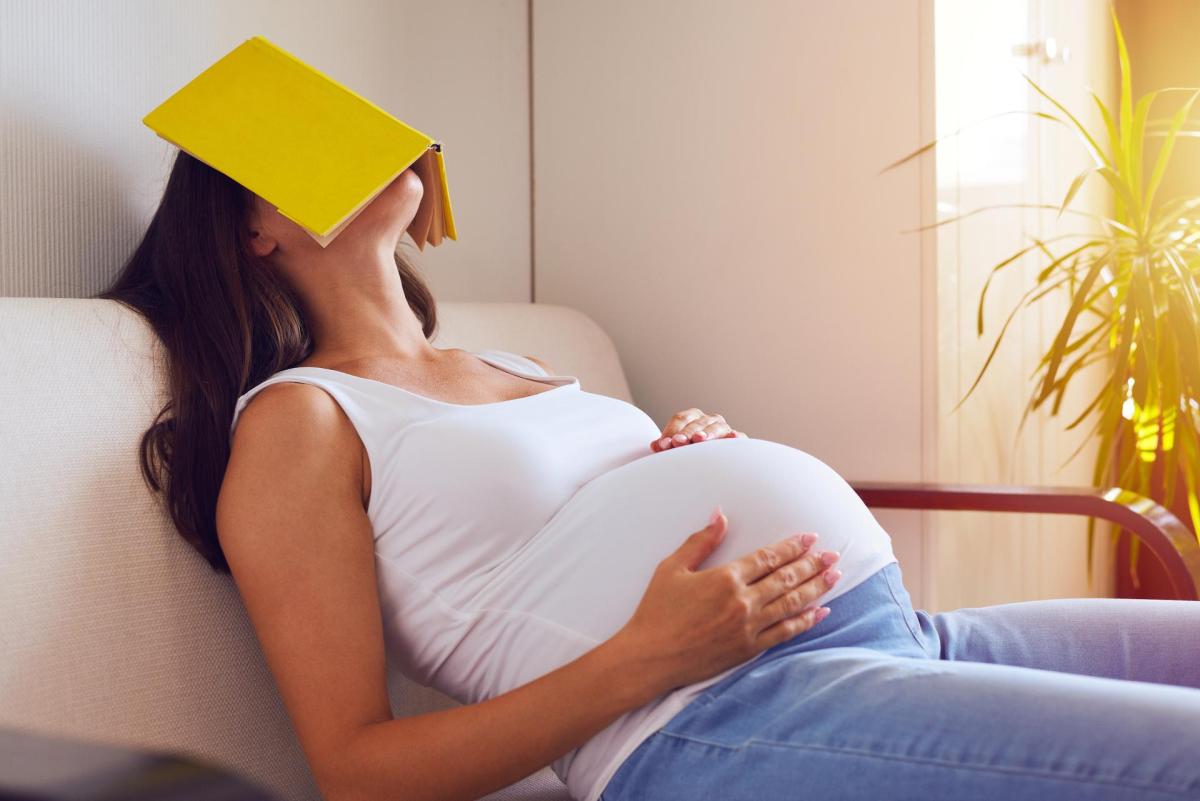 Why Am I Wide Awake? Here’s How To Get Better Sleep During Pregnancy ...